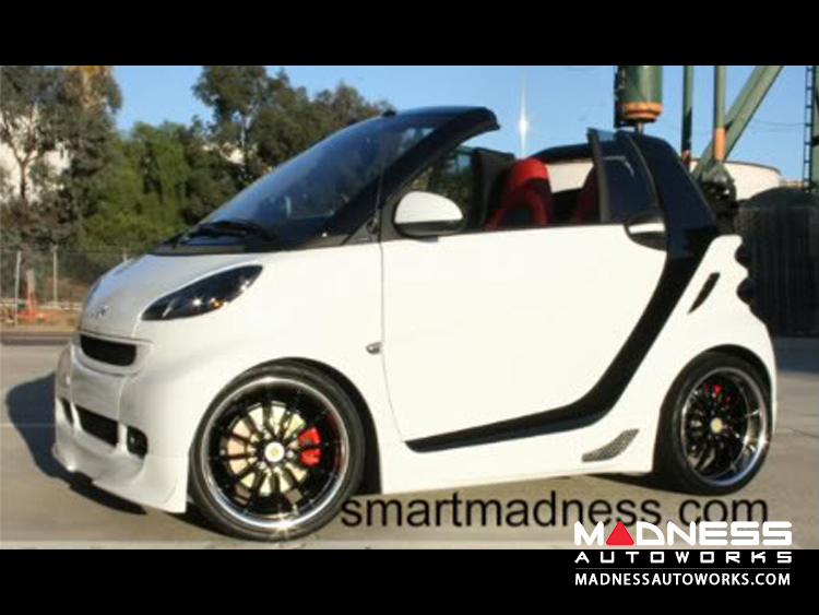 2009 Custom White Cabrio smart car - Customization